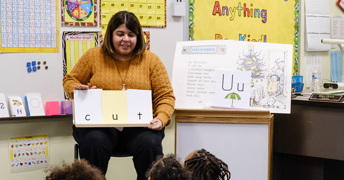 Teachers' Guide: Short Vowel Sounds | Reading Universe