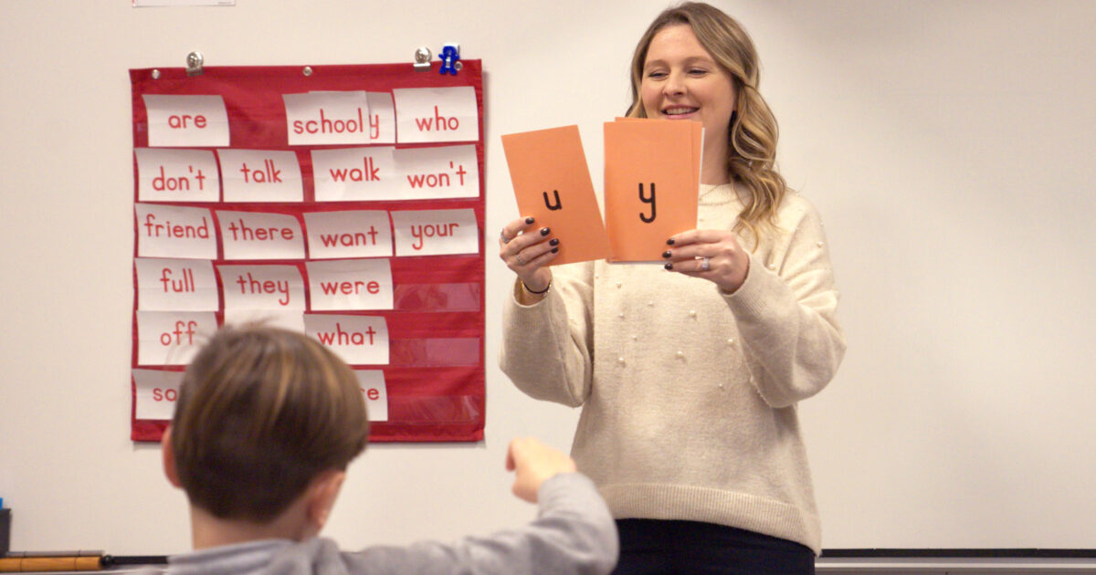 Explicitly Teach 'y' as a Vowel | Reading Universe